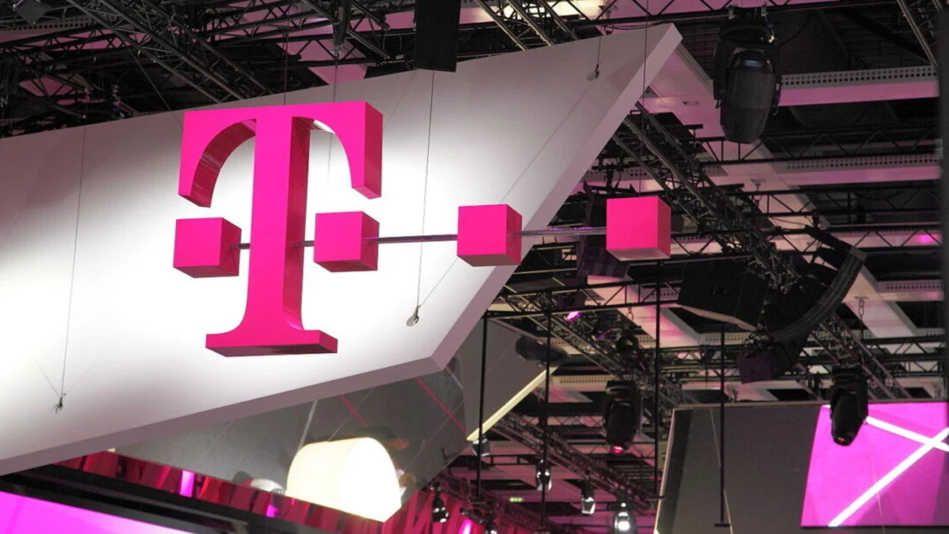 Leet | Karbantartás miatt két napig leállások lesznek a Telekomnál